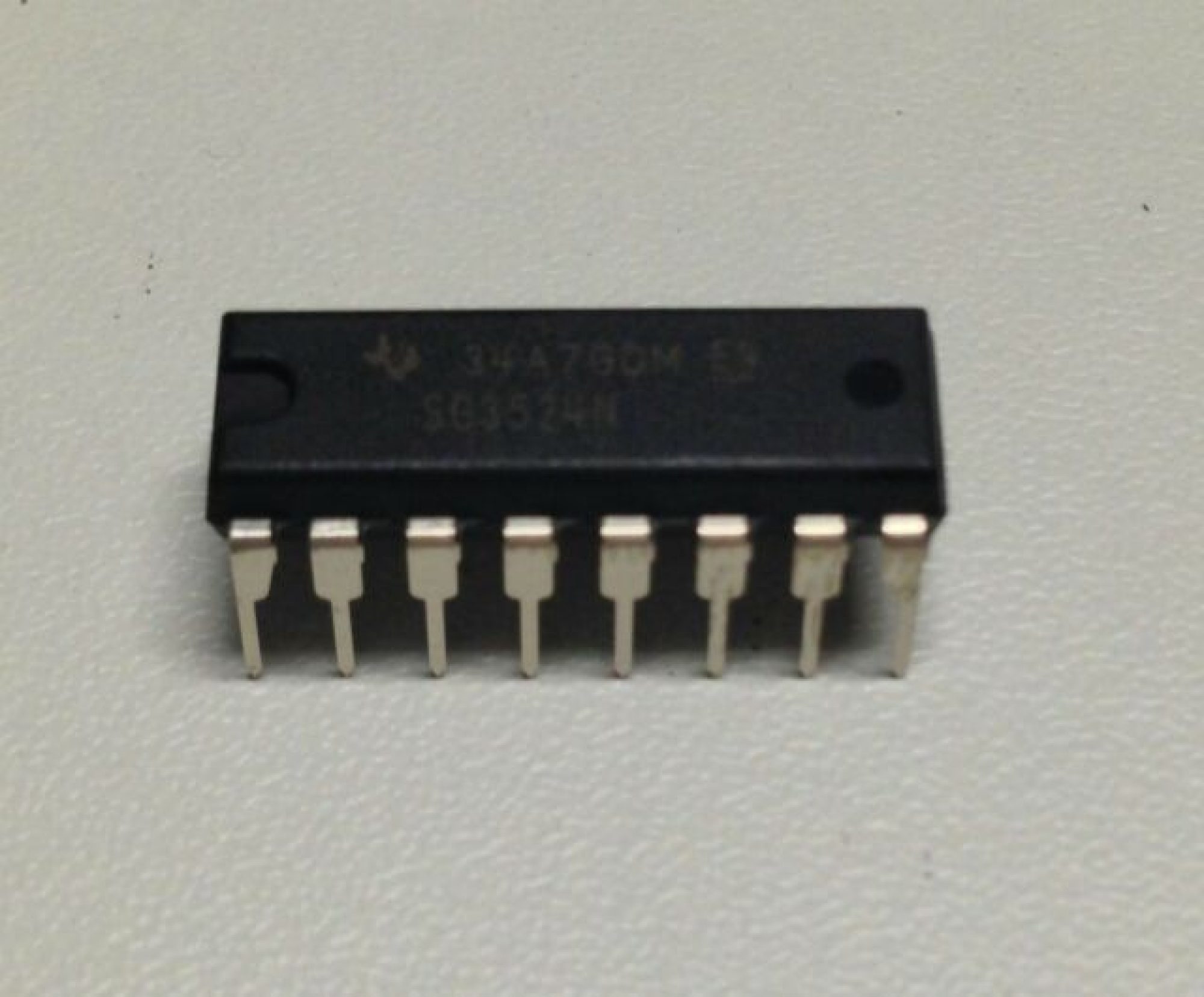 SG3524 SG3524N IC Regulating Pulse Width Modulators | Majju PK